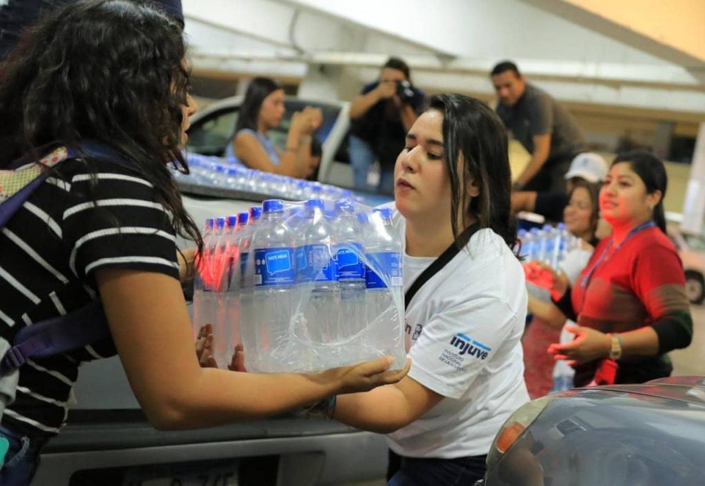 Campaña Contra la Privatizacion del Agua - Revolución Comunista Campaña Contra la Privatizacion del Agua - Revolución Comunista